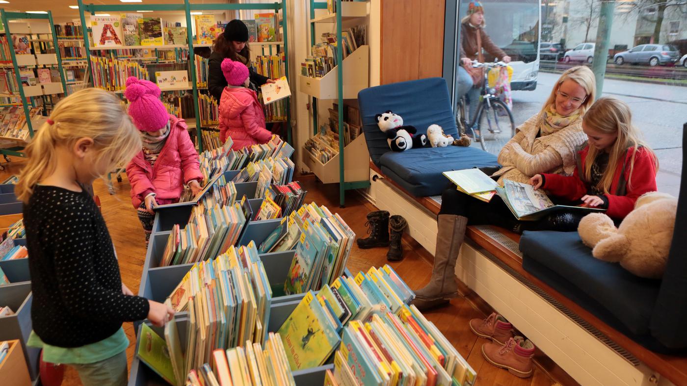 In der Waldstadt und am Stern: Bibliotheken wieder länger geöffnet