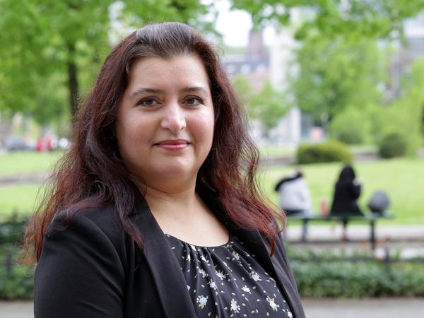 Zu wenig Platz für Flüchtlinge: Potsdamer Rathaus gerät bei ...