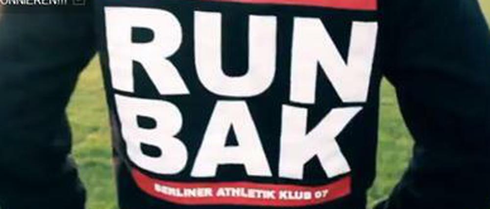 Rapsong als Vereinshymne: Berliner AK - Fußball für die Straße