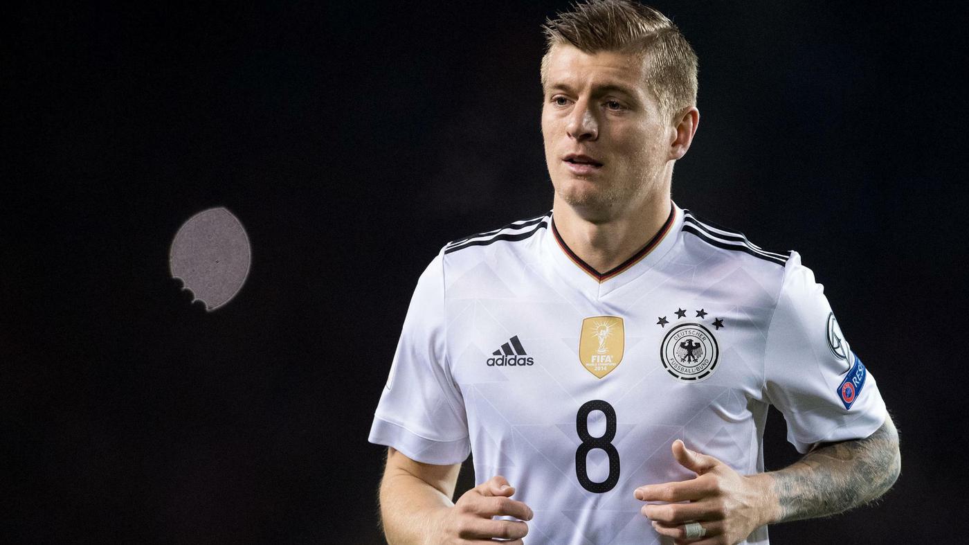 Toni Kroos und sein Tweet für Merkel: Endlich mal 'ne Meinung!