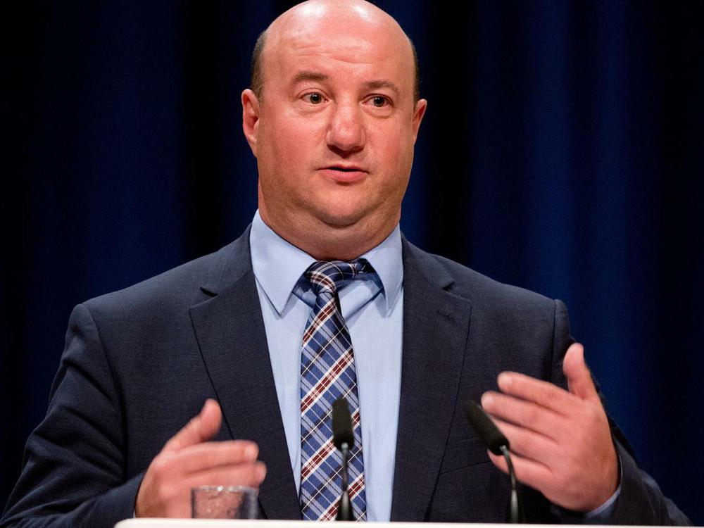 Daimler nimmt die Arbeit wieder auf: „Unsere Leute sind sicherer als im ...