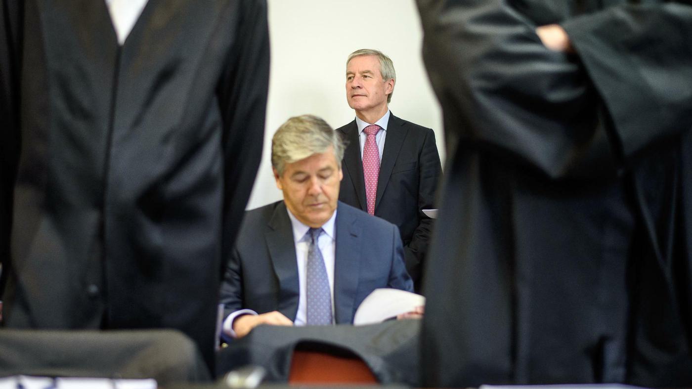 Arbeitsrecht: Müssen Manager für die Kosten aufkommen?