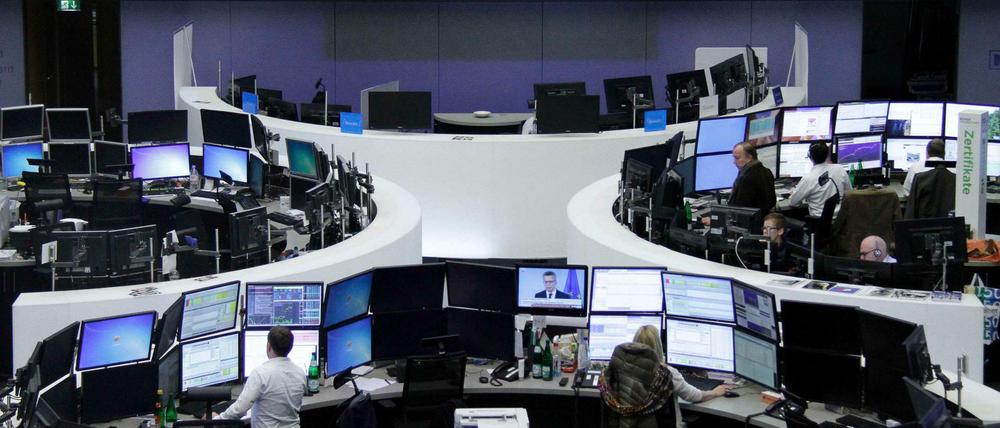 Börse: Dax springt über 11.000 Punkte