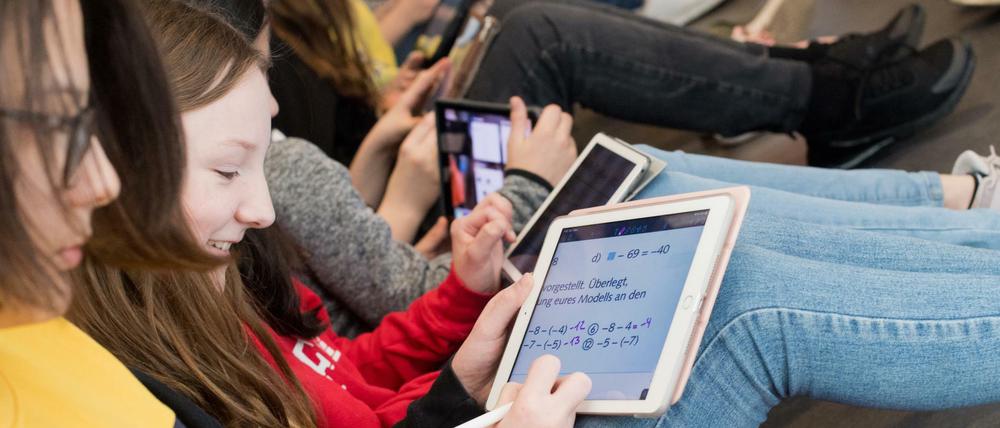E-Learning in der Schule: Digitales Klassenzimmer - sie können auch anders